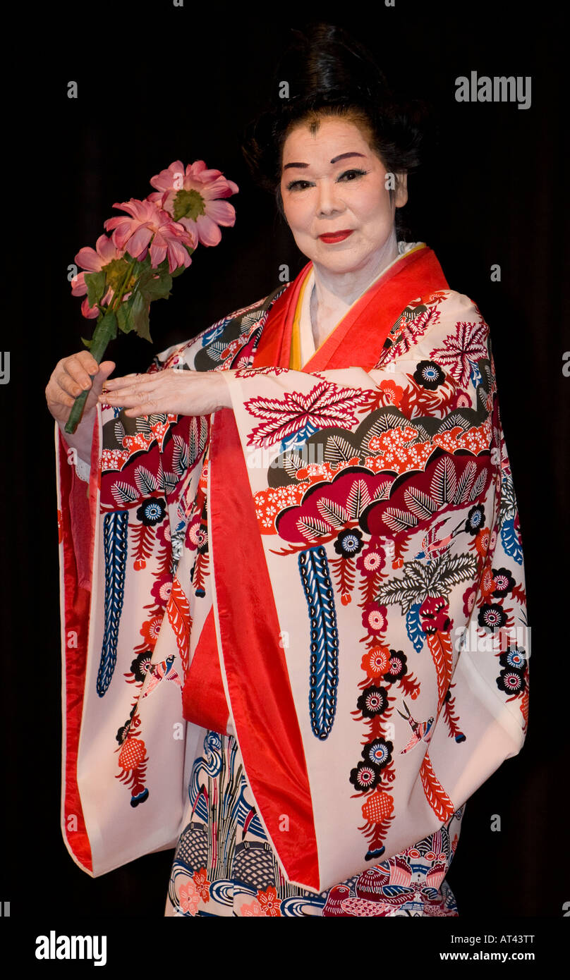 Okinawan women hi-res stock photography and images - Alamy
