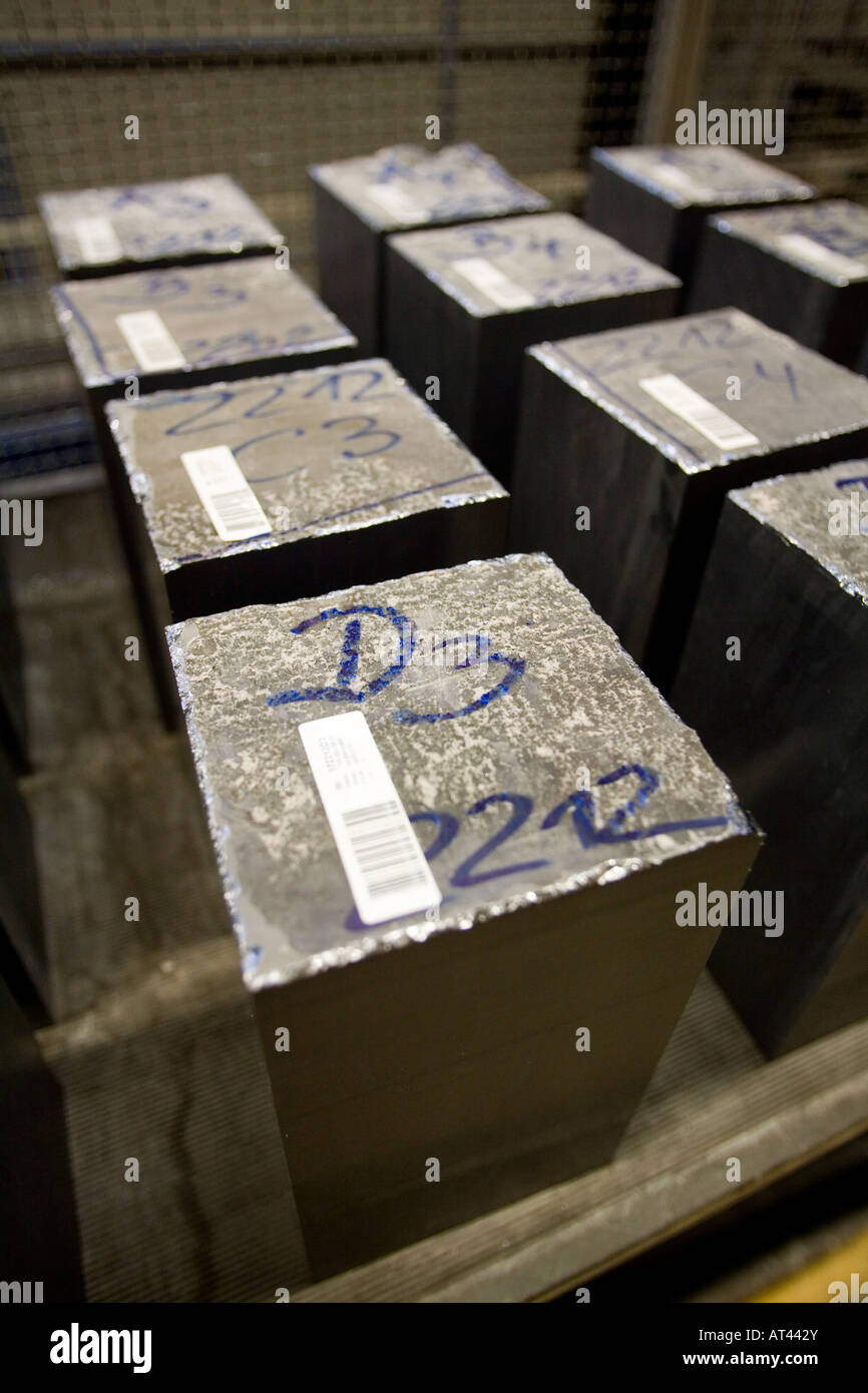 Silicon form hi-res stock photography and images - Alamy