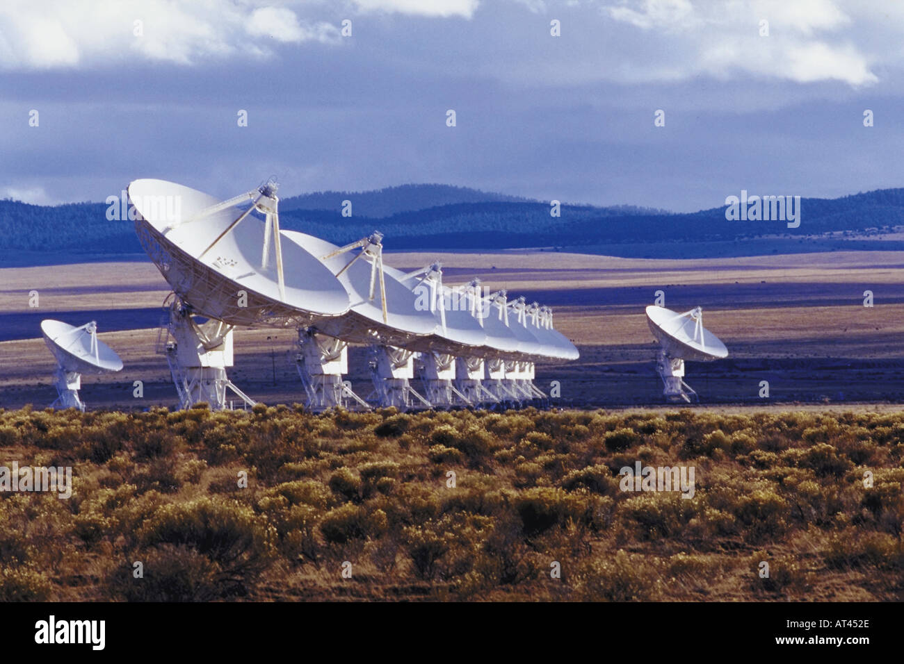 Circular fields satellite hi-res stock photography and images - Alamy