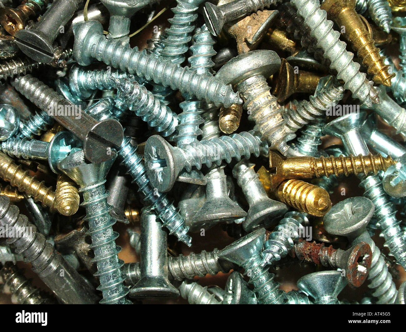 Close up picture of a mixture of screws Stock Photo - Alamy