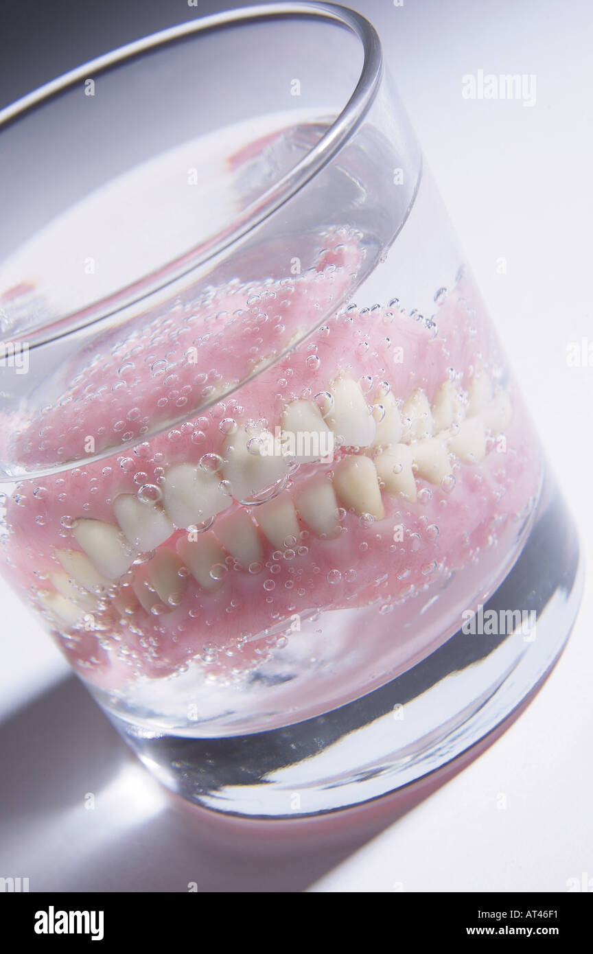 Denture in water glass hi-res stock photography and images - Alamy
