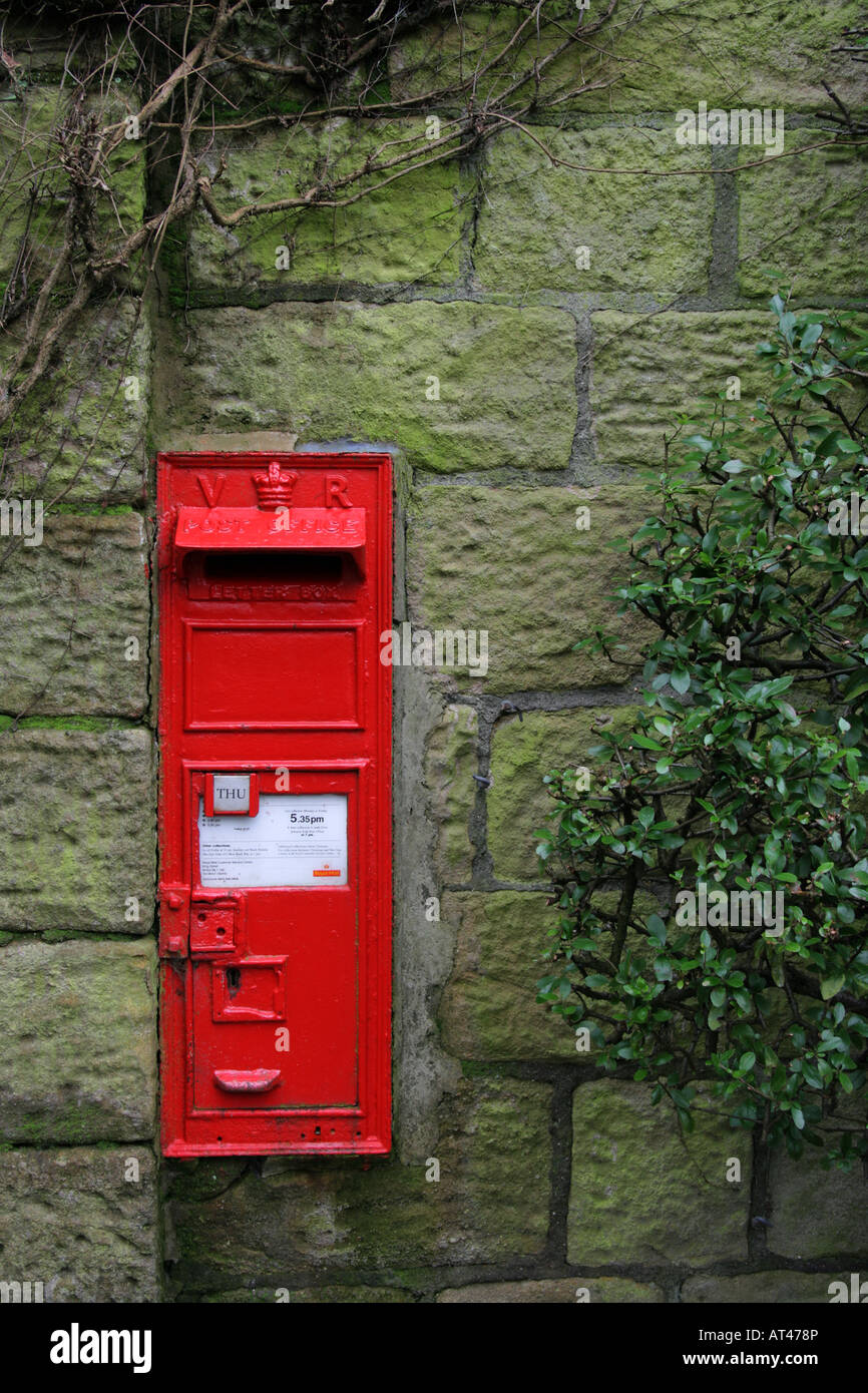 Victorian letterbox hi-res stock photography and images - Alamy