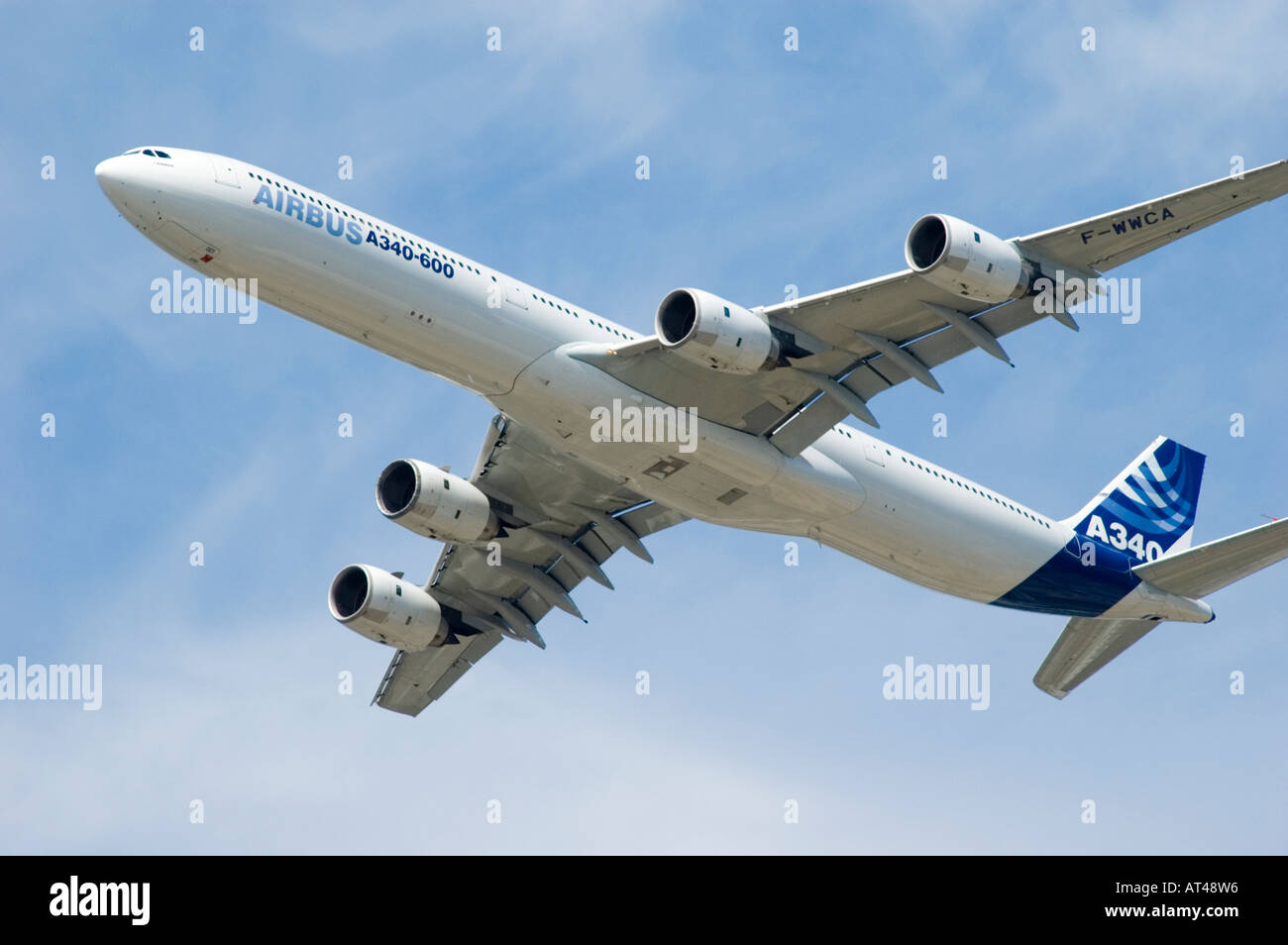 The Airbus A340-600 flying at the 2006 Farnborough International ...