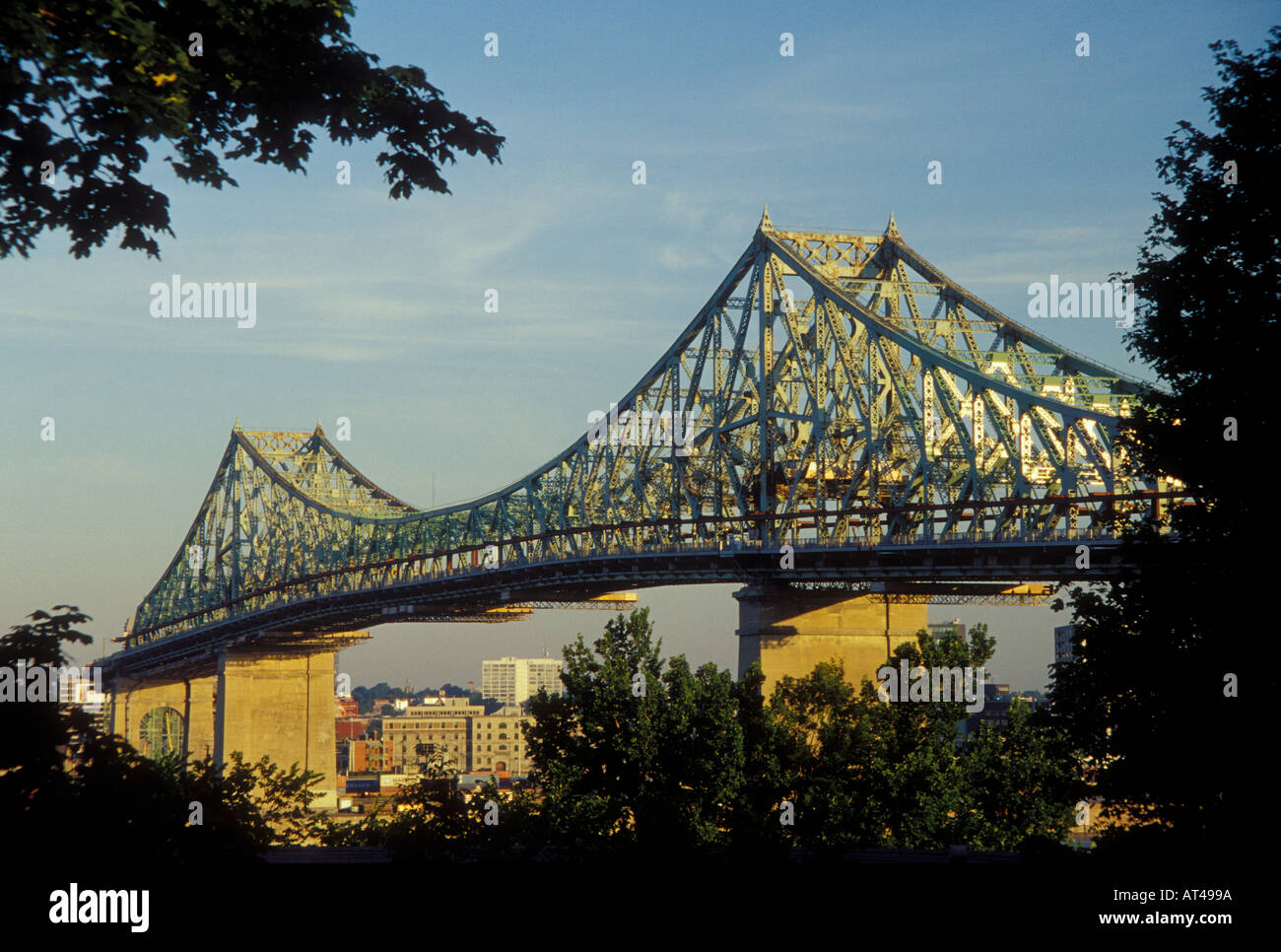 Pont structure photos hi-res stock photography and images - Alamy