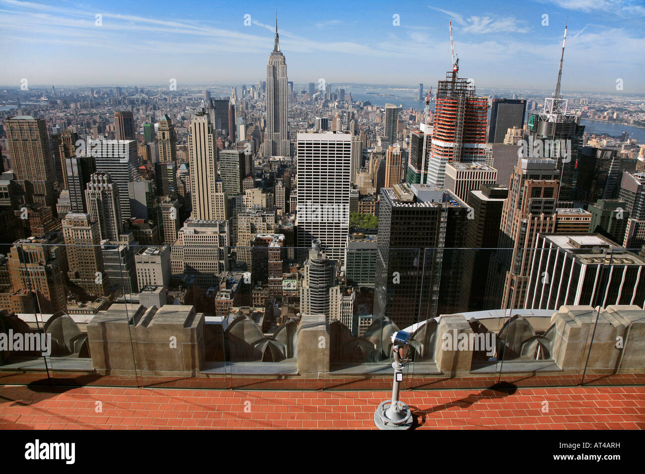 VIew to the south of MANHATTAN from TOP OF THE ROCK ROCKEFELLER CENTER ...