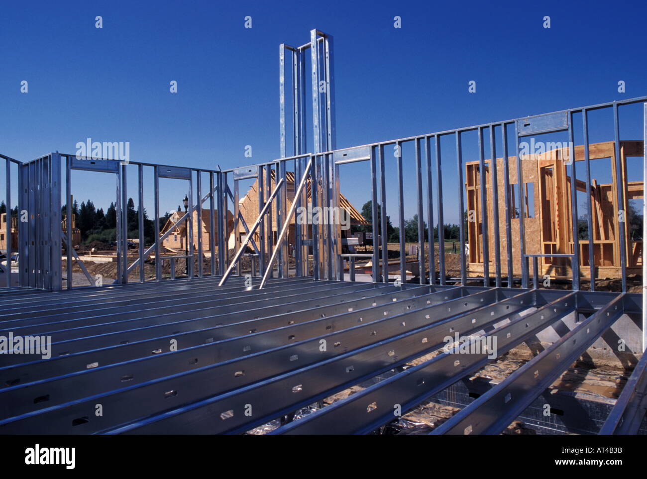 Aluminum Frame House Construction Stock Photo - Alamy