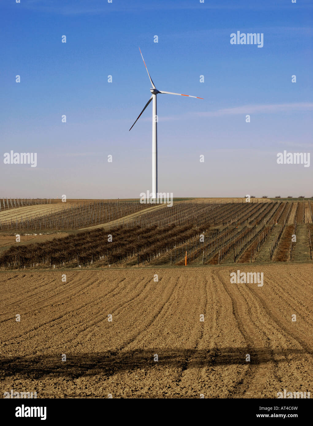 Onshore wind farm landscape hi-res stock photography and images - Alamy