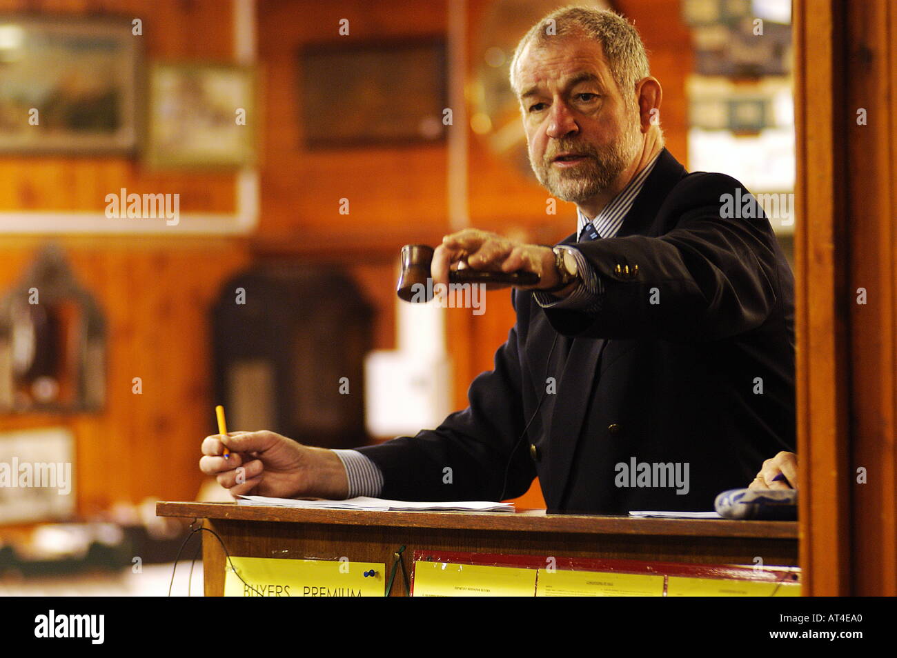 Auctioneer house hi-res stock photography and images - Alamy