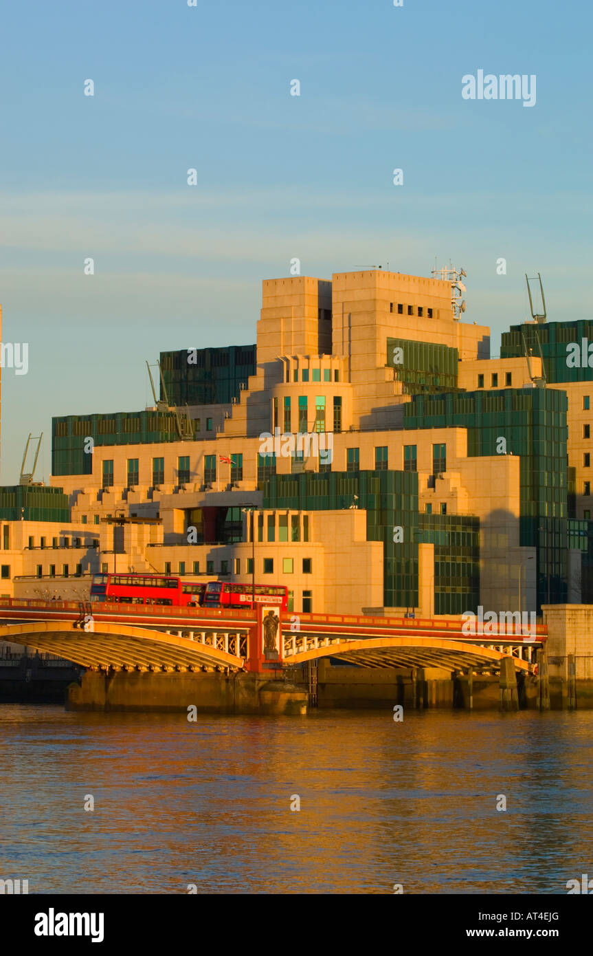 Mi5 london hi-res stock photography and images - Alamy