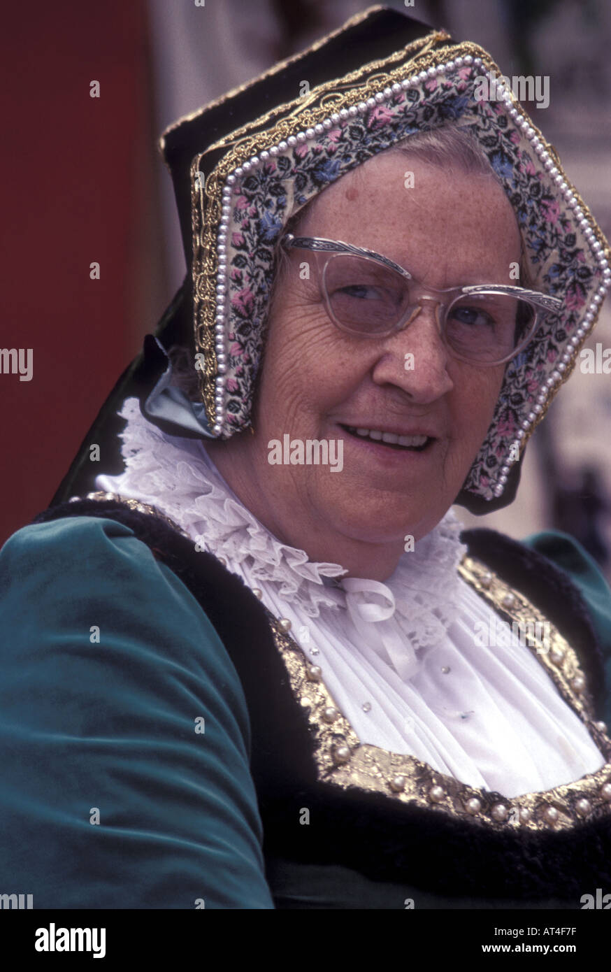 Female renaissance costume hi-res stock photography and images - Alamy