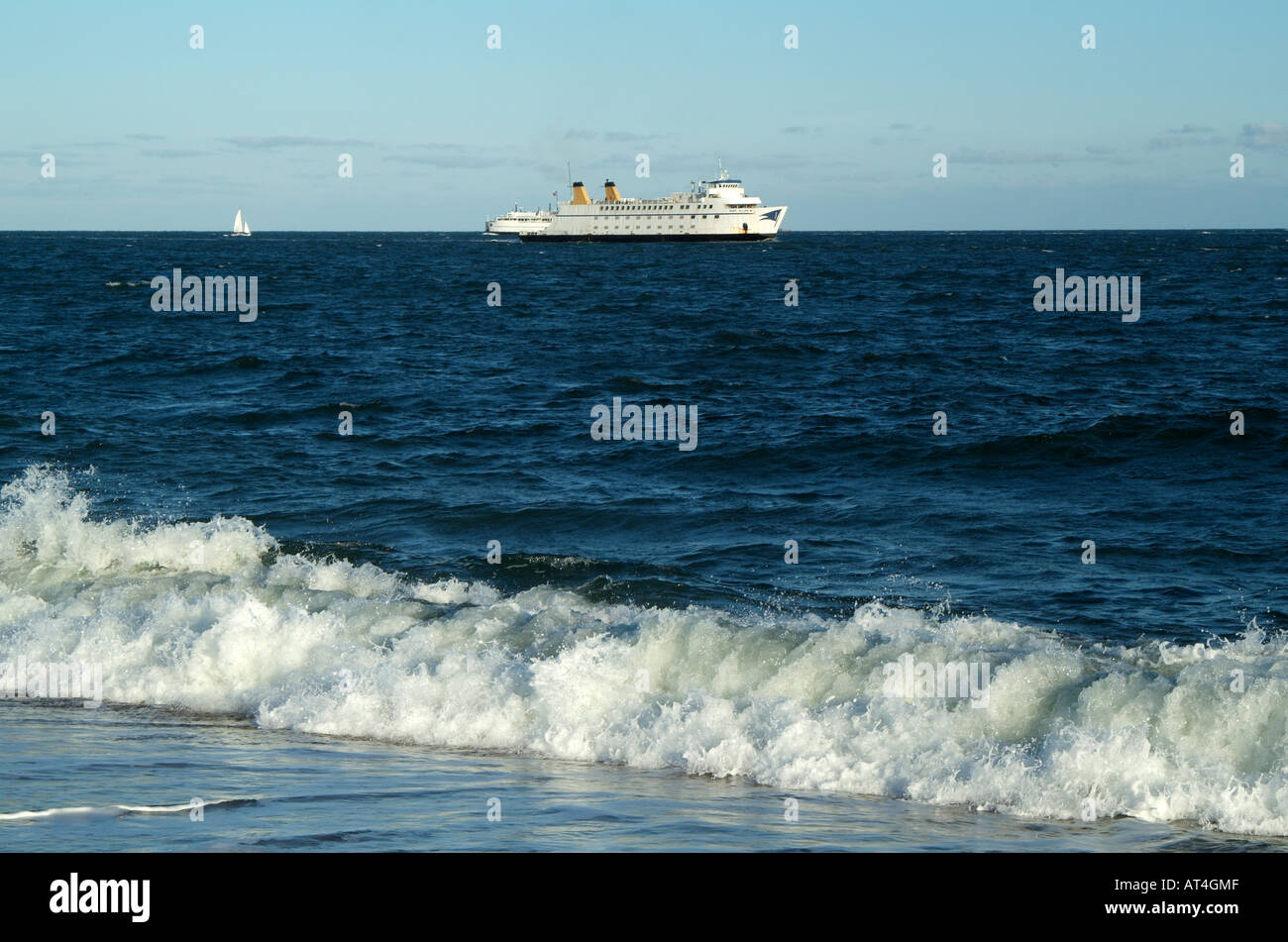 Cross sound ferry new york hi-res stock photography and images - Alamy