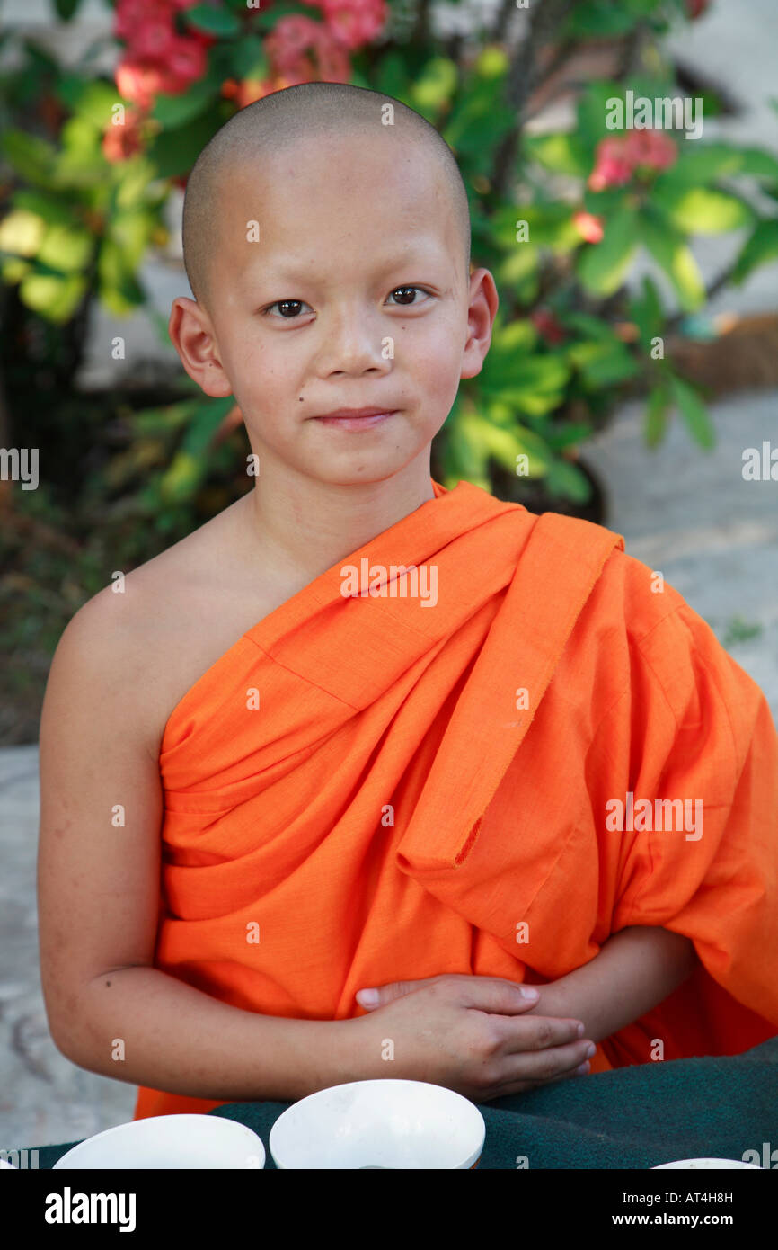 Thailand monk boy hi-res stock photography and images - Alamy