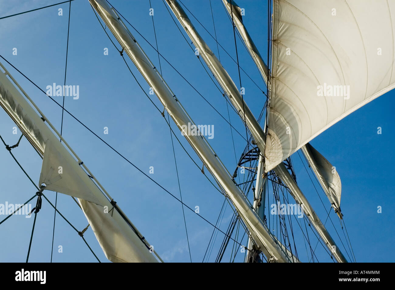 Old sails ship hi-res stock photography and images - Alamy