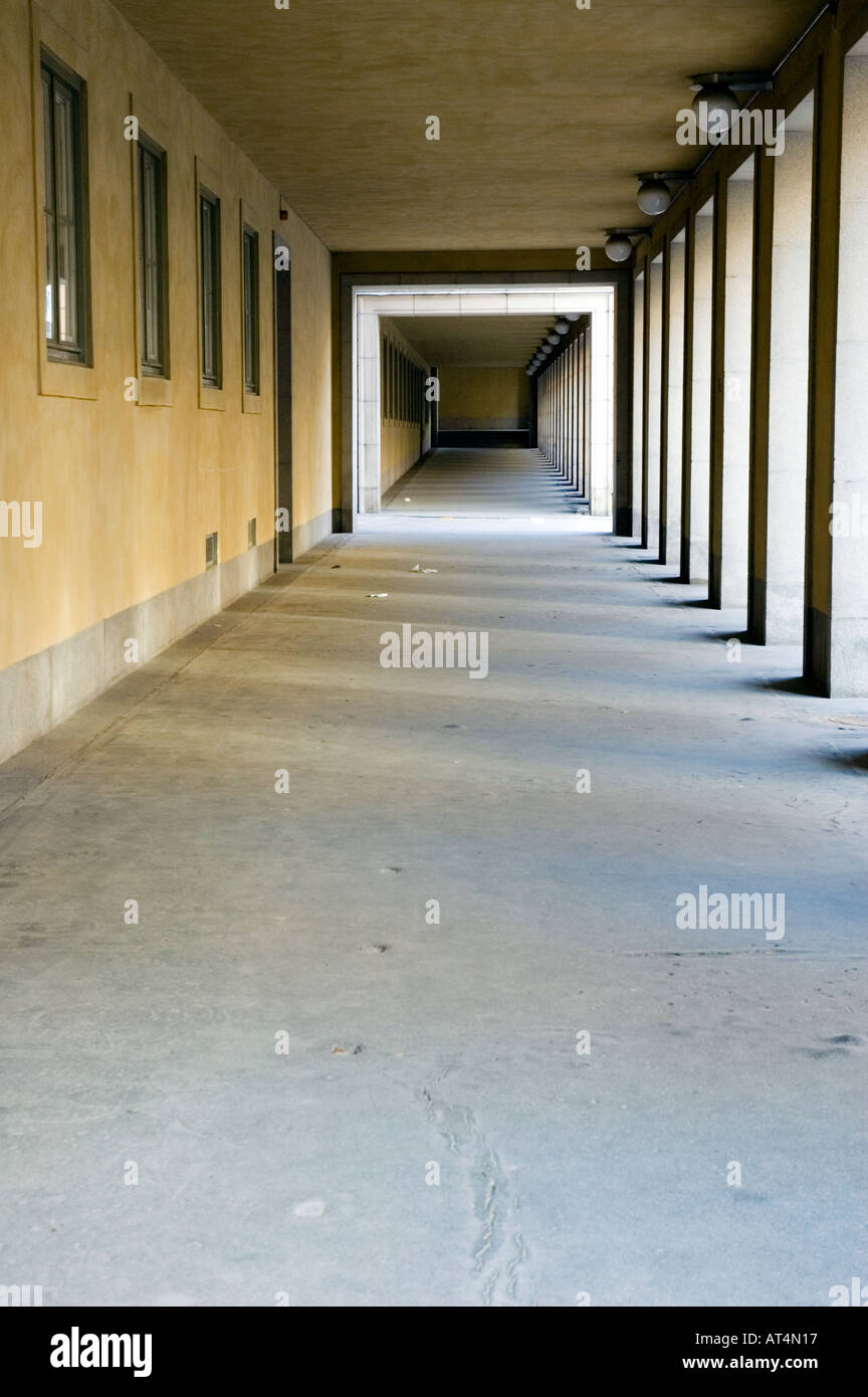 Corridor Pillar Perspective Stock Photo - Alamy