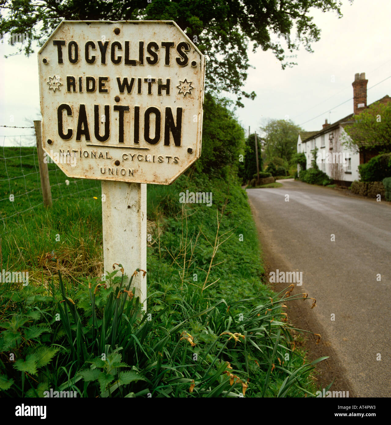 UK Cheshire North Rode cyclists warning sign Stock Photo - Alamy