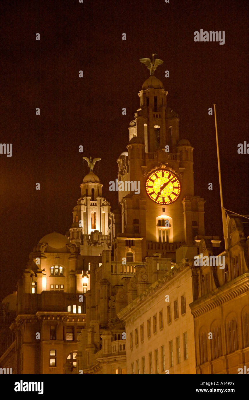 Night view of the towers of the Royal Liver Building in Liverpool Stock ...