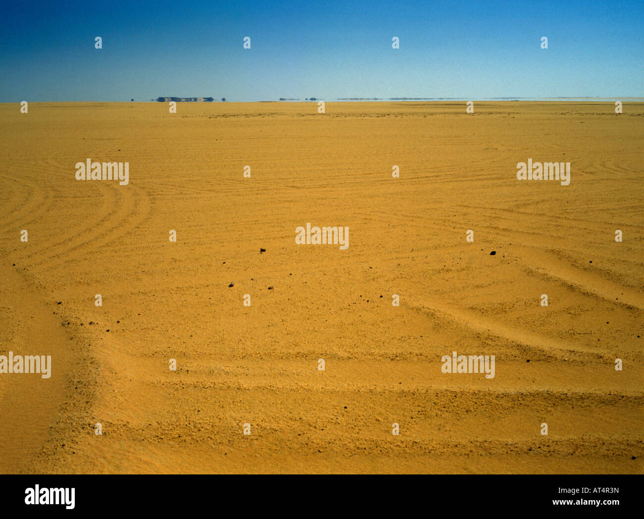 Desert mirage hi-res stock photography and images - Alamy