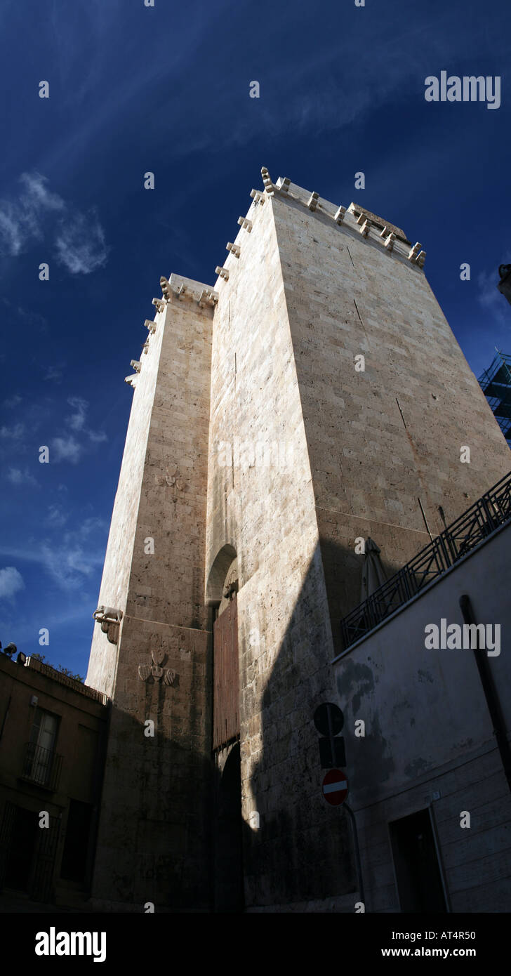 Elephants tower hi-res stock photography and images - Alamy