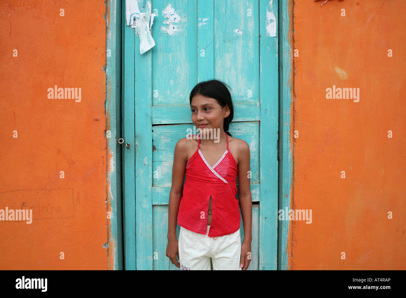 Portrait of a displaced girl in the slums of Colombia Stock Photo - Alamy