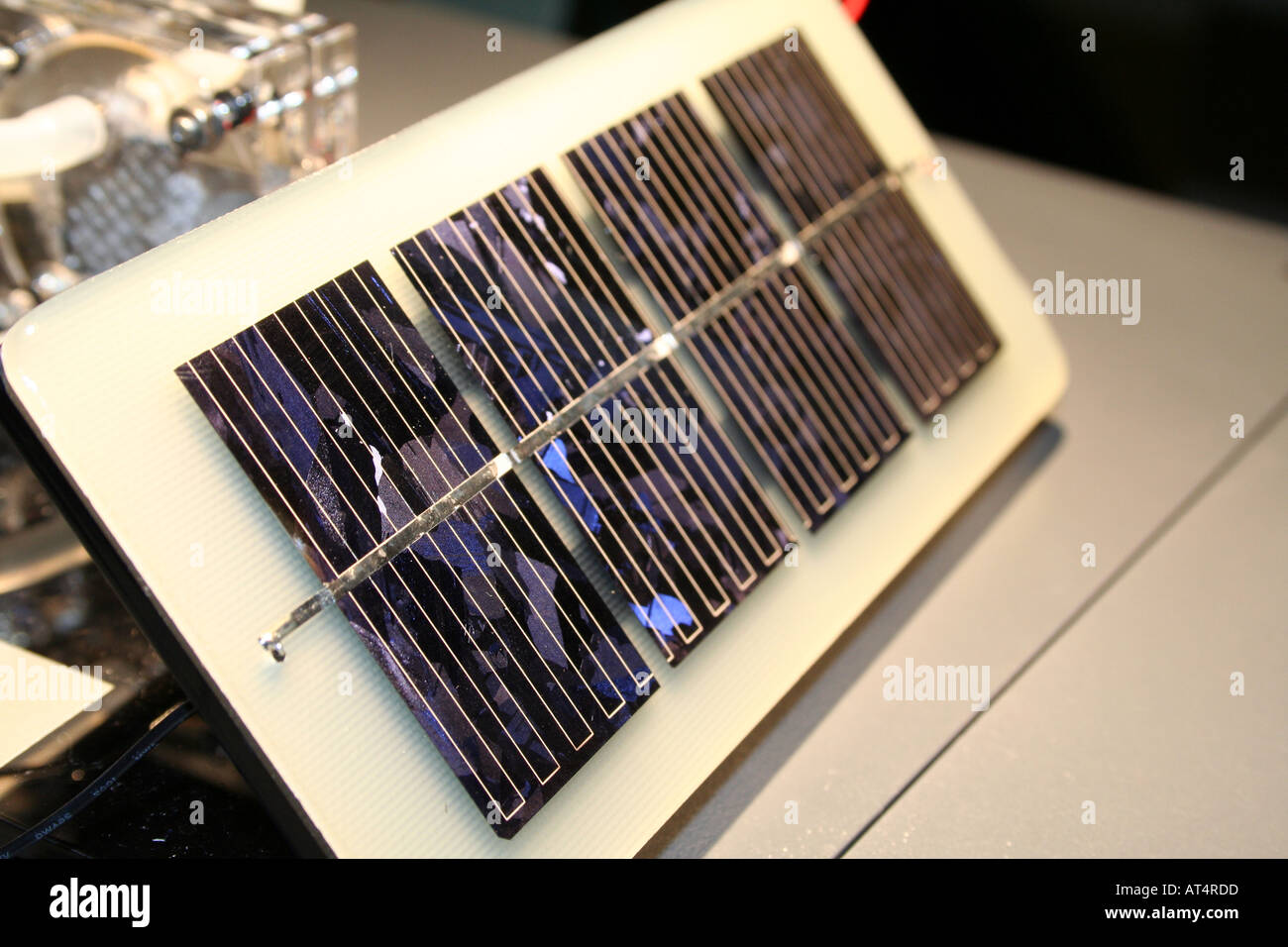 Photoelectric effect hi-res stock photography and images - Alamy