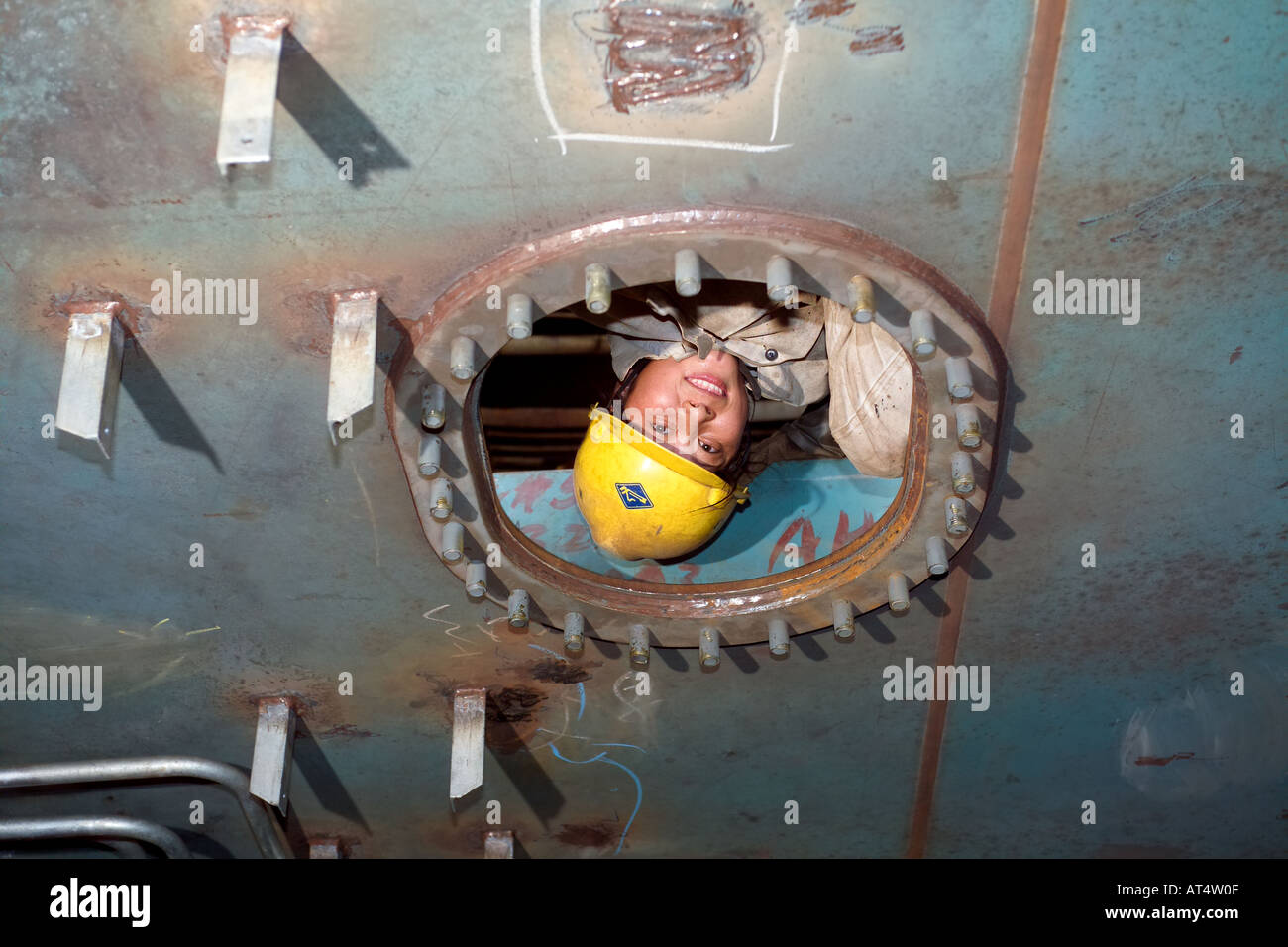 Shipbuilder at Chengxi Shipyard, Jiangyin City, China Stock Photo - Alamy