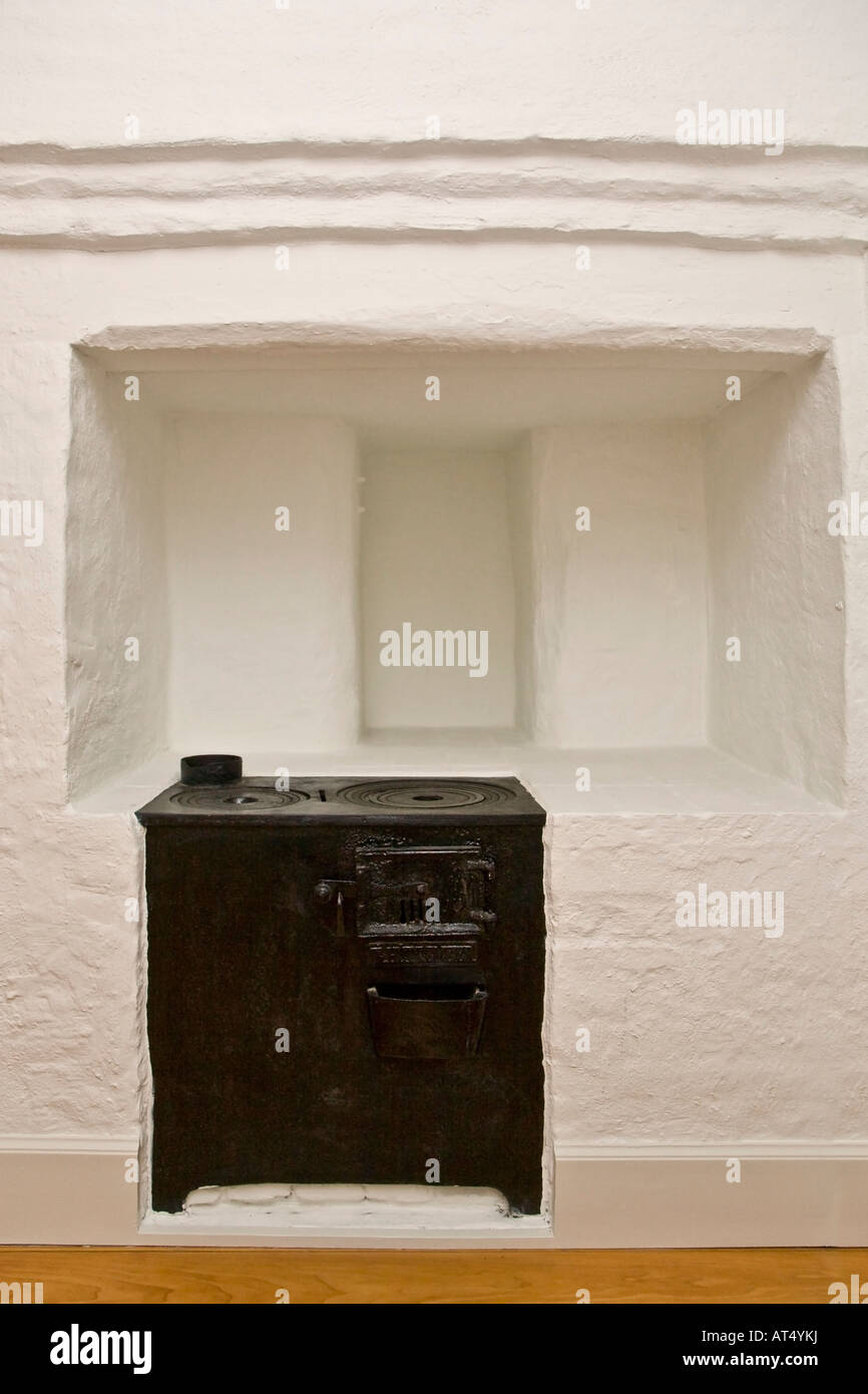 Small build in kitchen range Stock Photo - Alamy