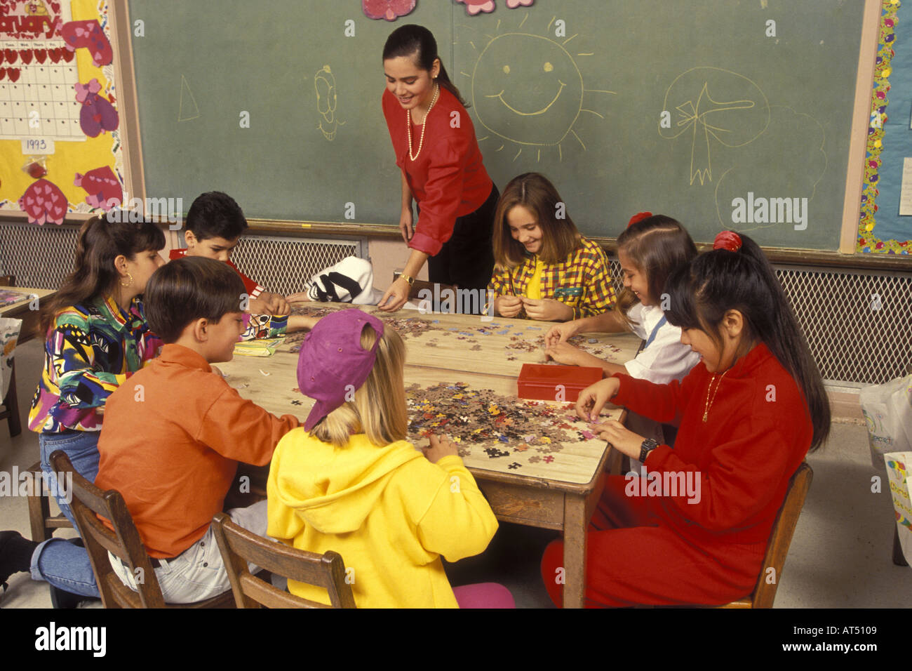 Fourth graders working together hi-res stock photography and images - Alamy