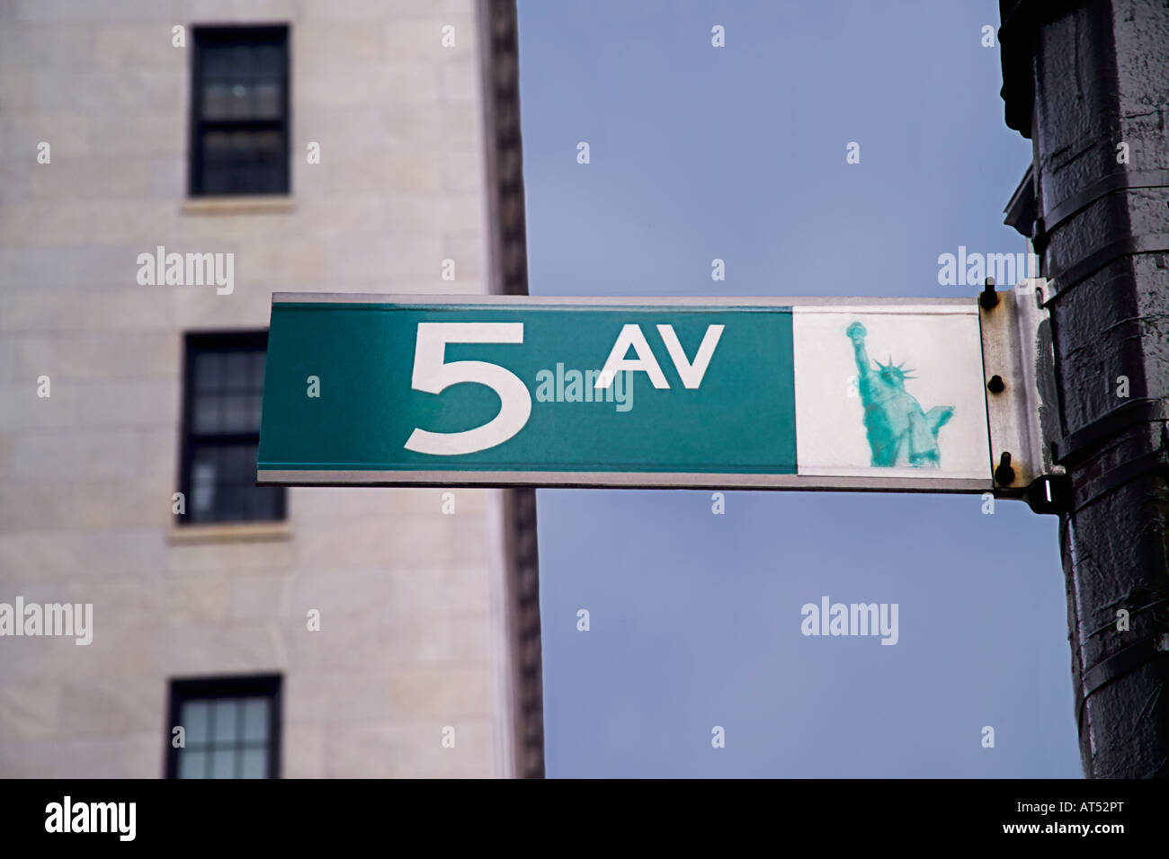 Fifth av new york city hi-res stock photography and images - Alamy