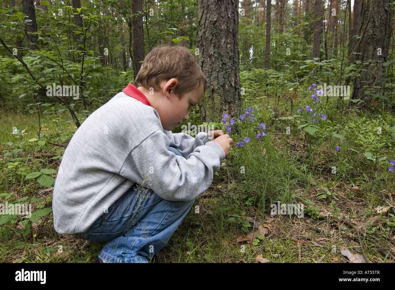 Two kids playing dancing hi-res stock photography and images - Alamy