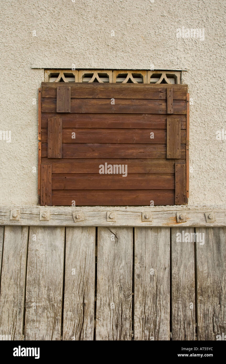 Uk bay window shutters hi-res stock photography and images - Alamy