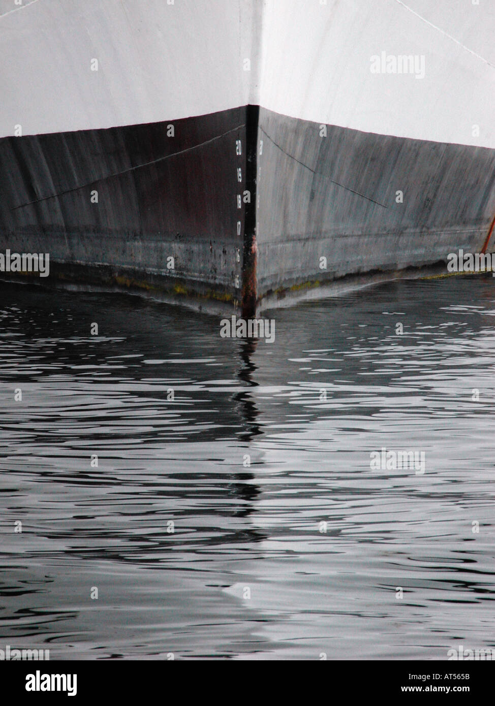 Water line of a Cargo Ship Stock Photo - Alamy