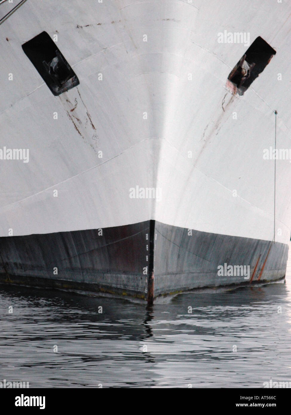 Water line of a Cargo Ship Stock Photo - Alamy