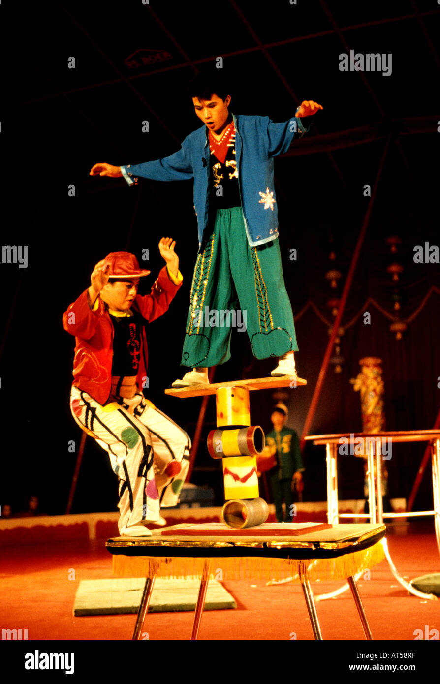 Chinese state circus acrobats feats china hi-res stock photography and images - Alamy