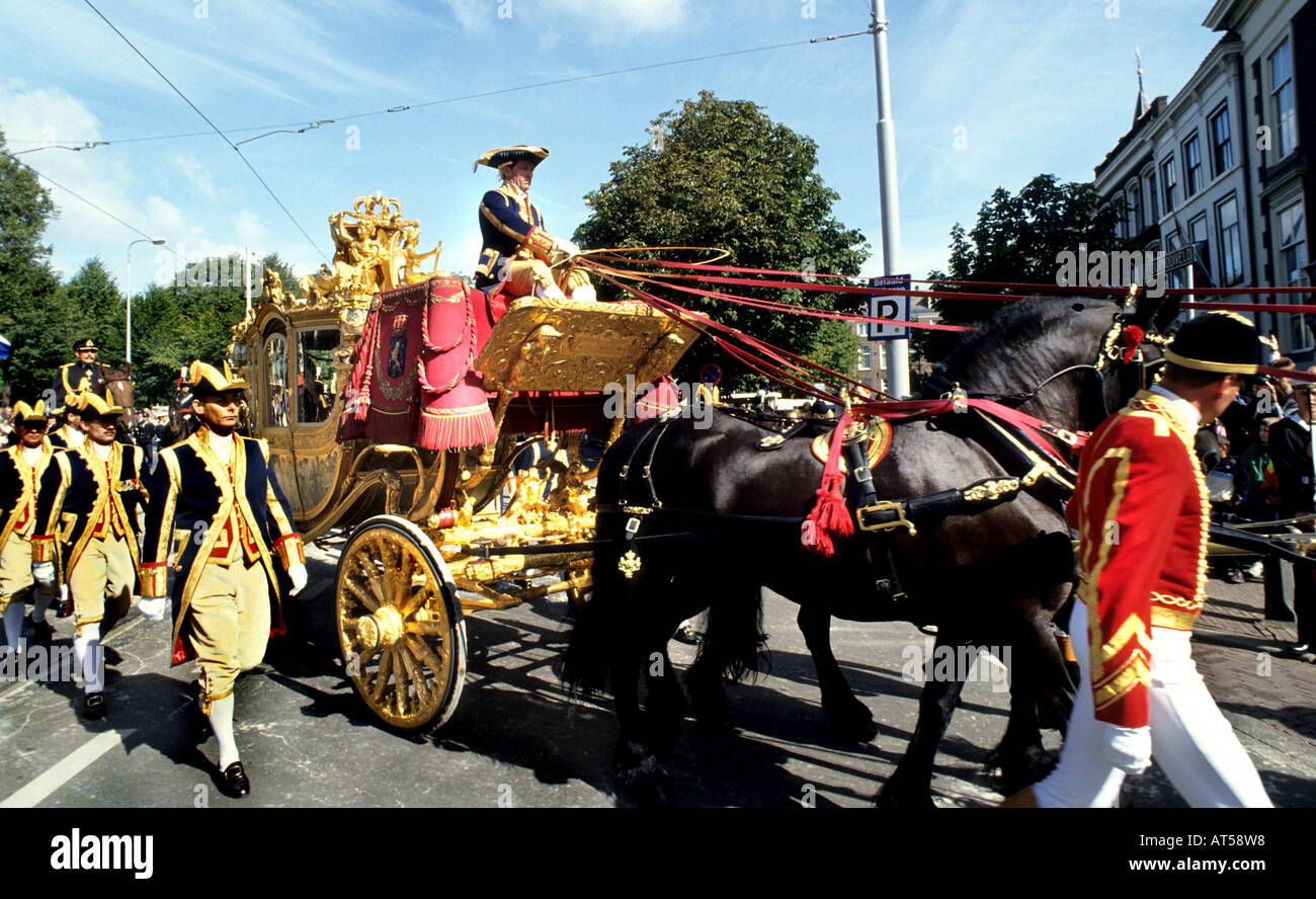 Procession golden coach hi-res stock photography and images - Alamy