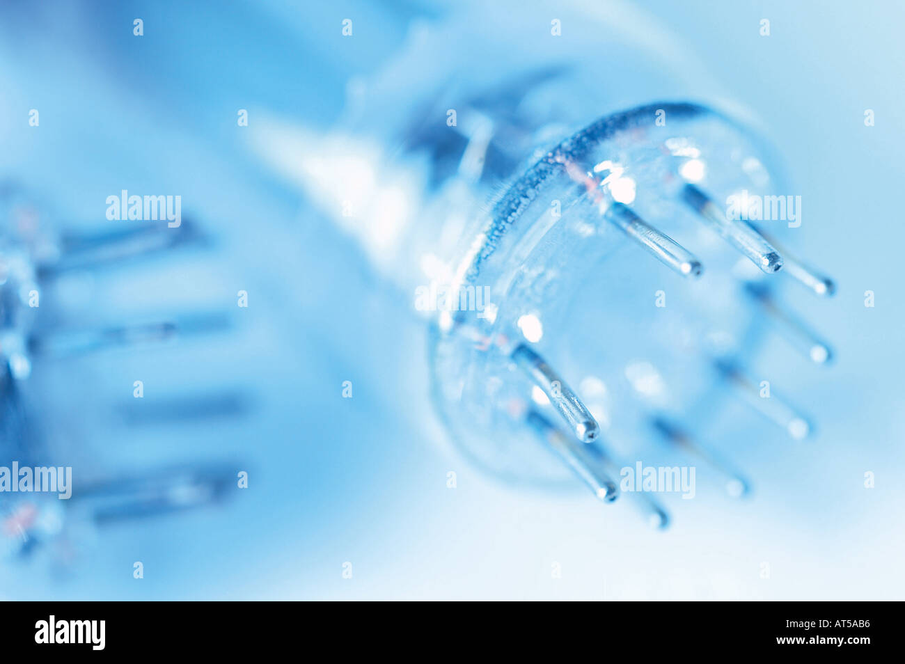 Vacuum tube diode hi-res stock photography and images - Alamy