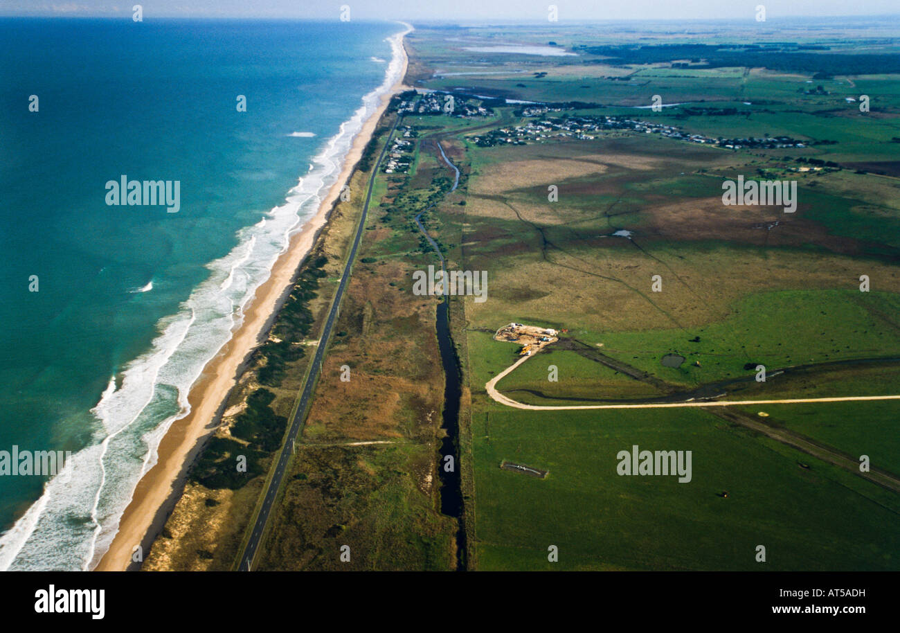 Triangular shapes perspective hi-res stock photography and images - Alamy