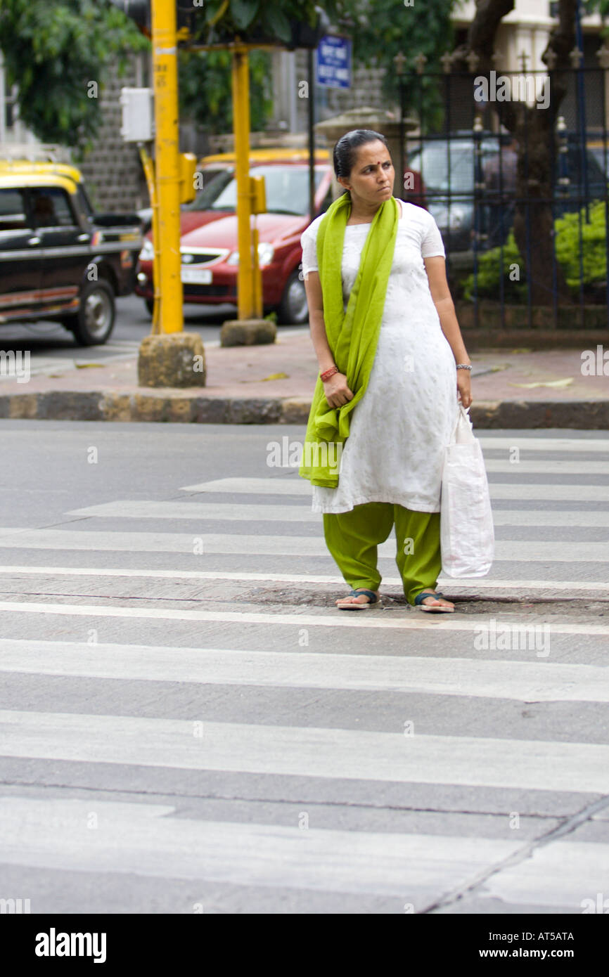 Woman crossing Colaba Causeway, Mumbai - India Stock Photo - Alamy