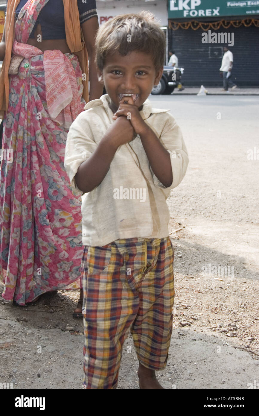 Children beg india hi-res stock photography and images - Alamy