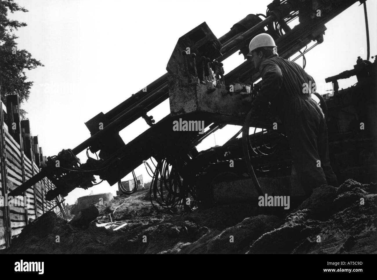 construction worker operating heavy site excavation equipment Stock ...