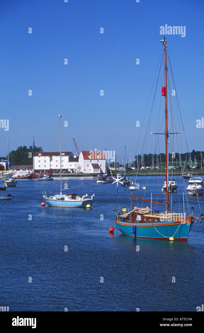 Boat boats woodbridge mooring hi-res stock photography and images - Alamy