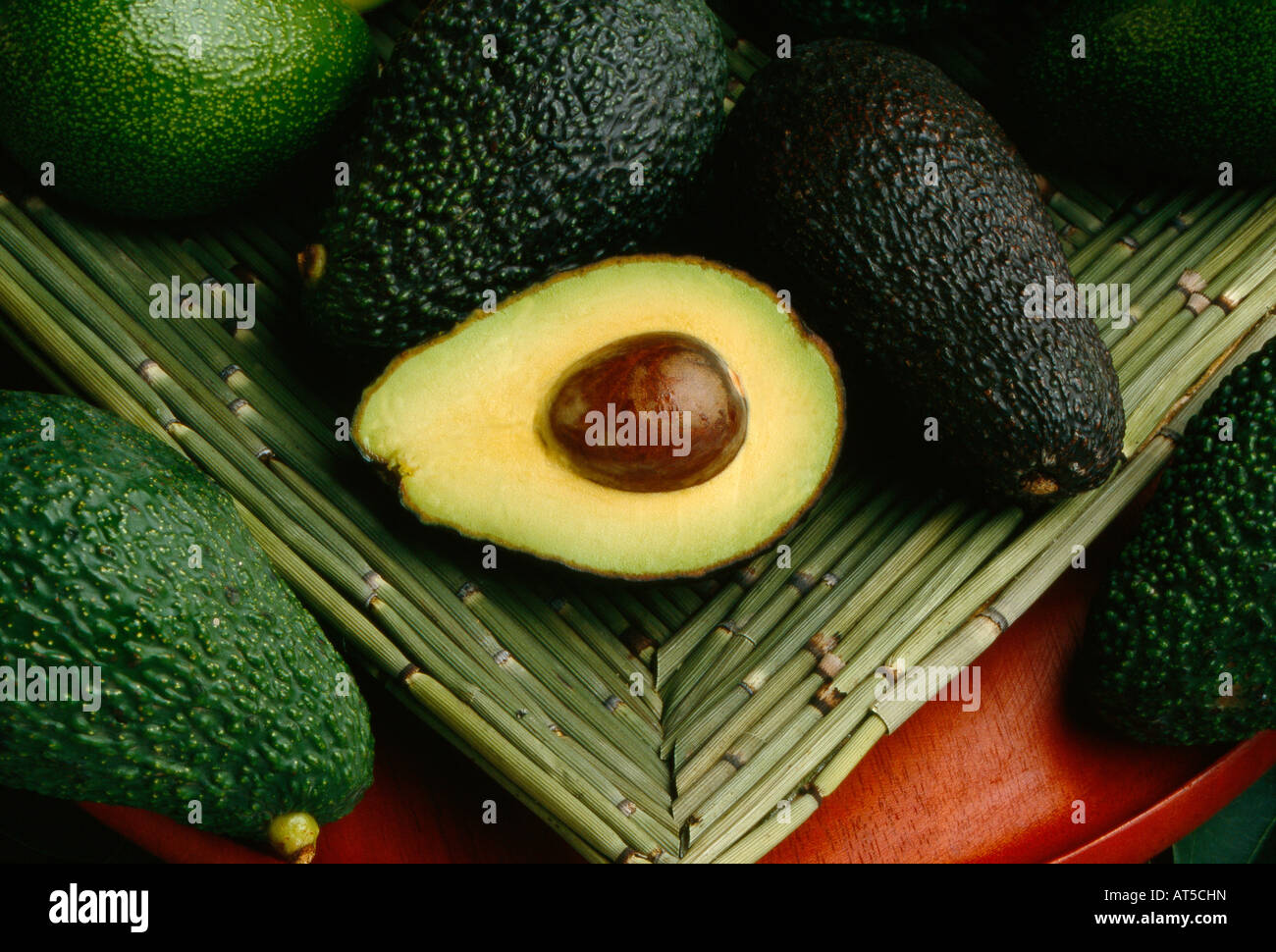 Comer aguacate hi-res stock photography and images - Alamy