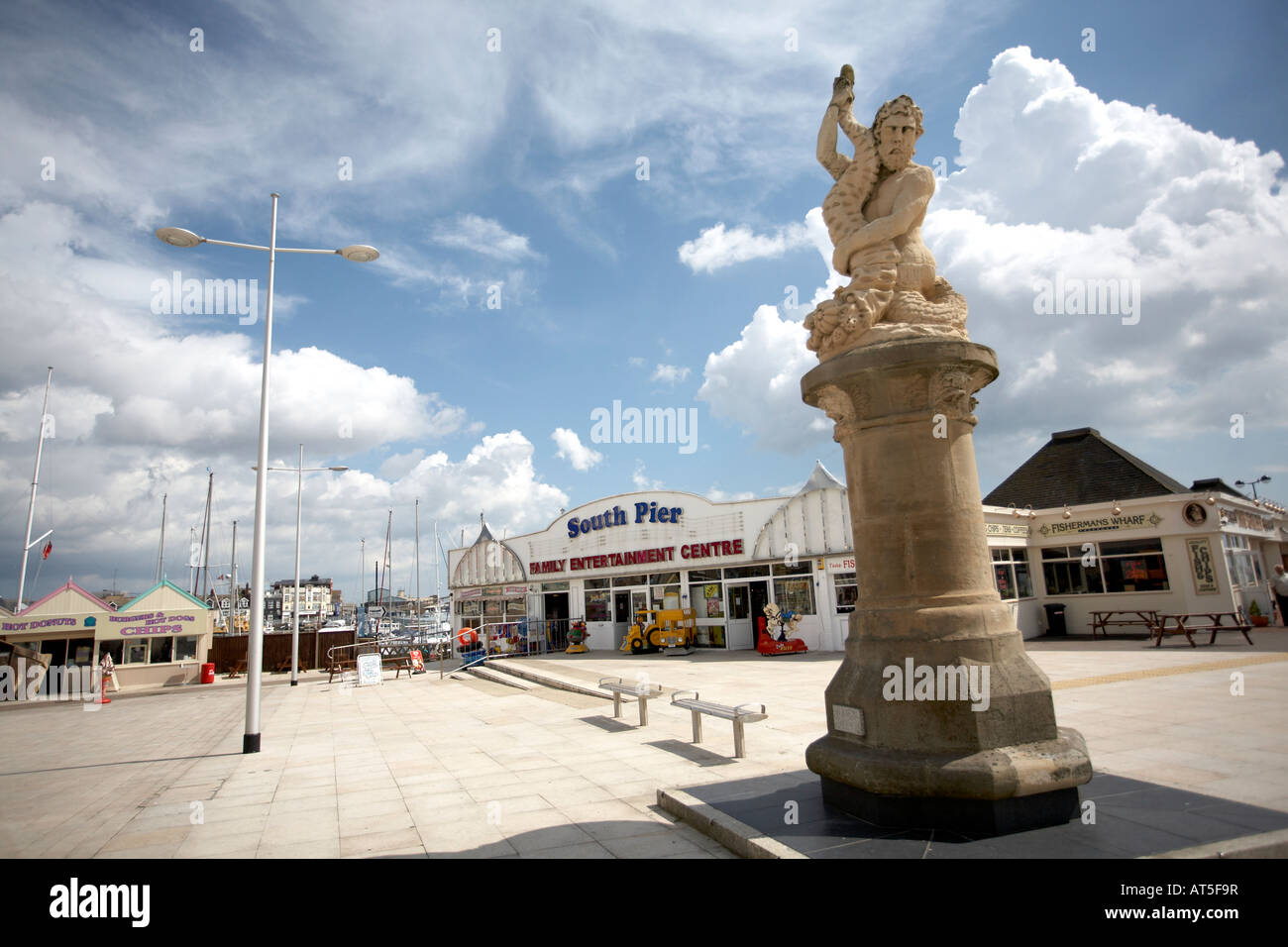 Lowestoft promenade hi-res stock photography and images - Alamy