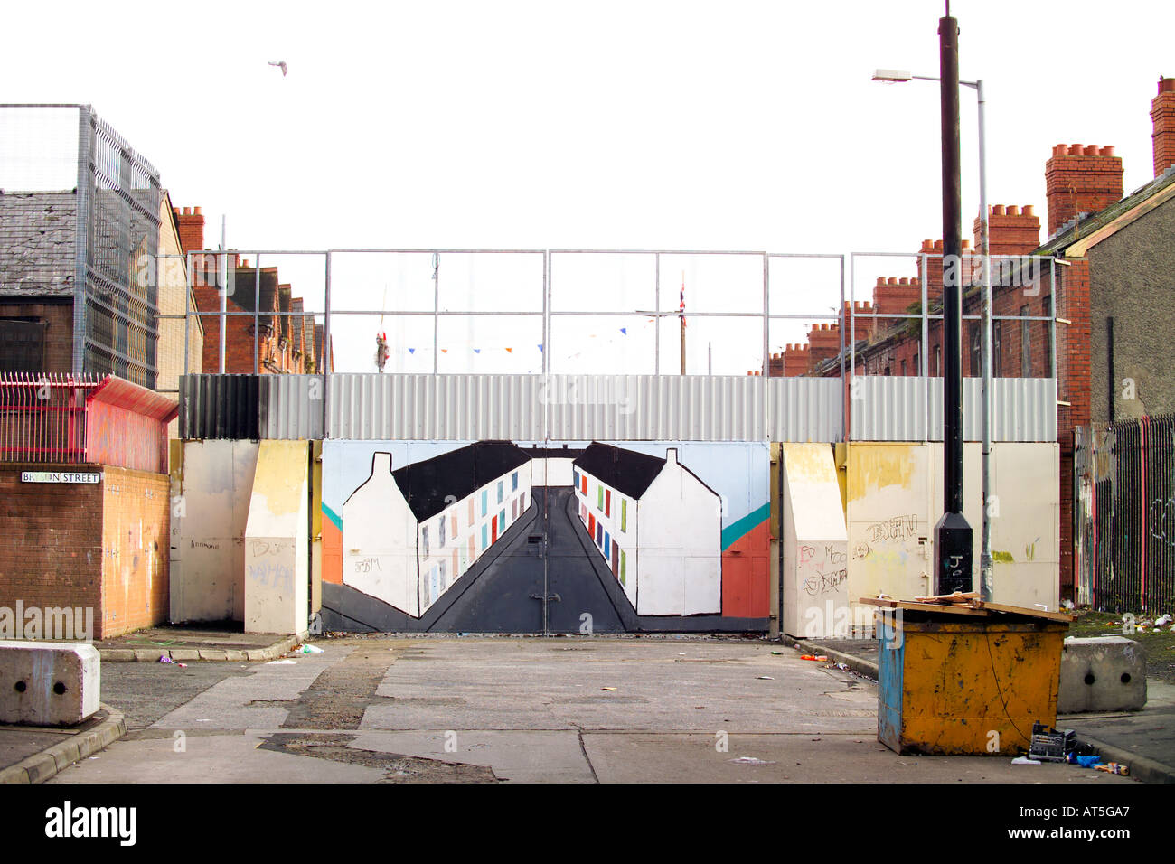 Belfast peace wall hi-res stock photography and images - Alamy