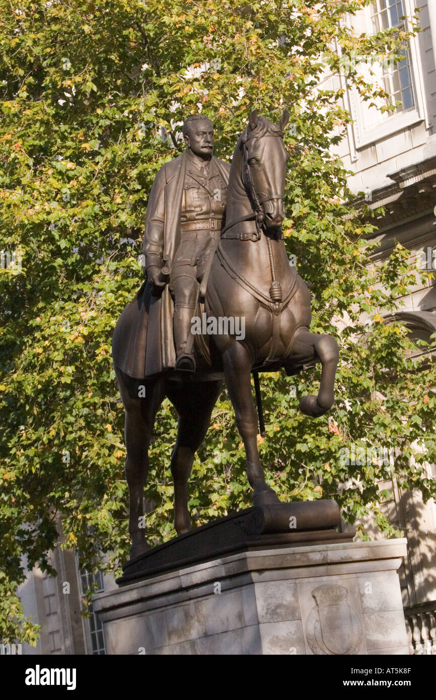 Statue of earl haig in whitehall hi-res stock photography and images ...