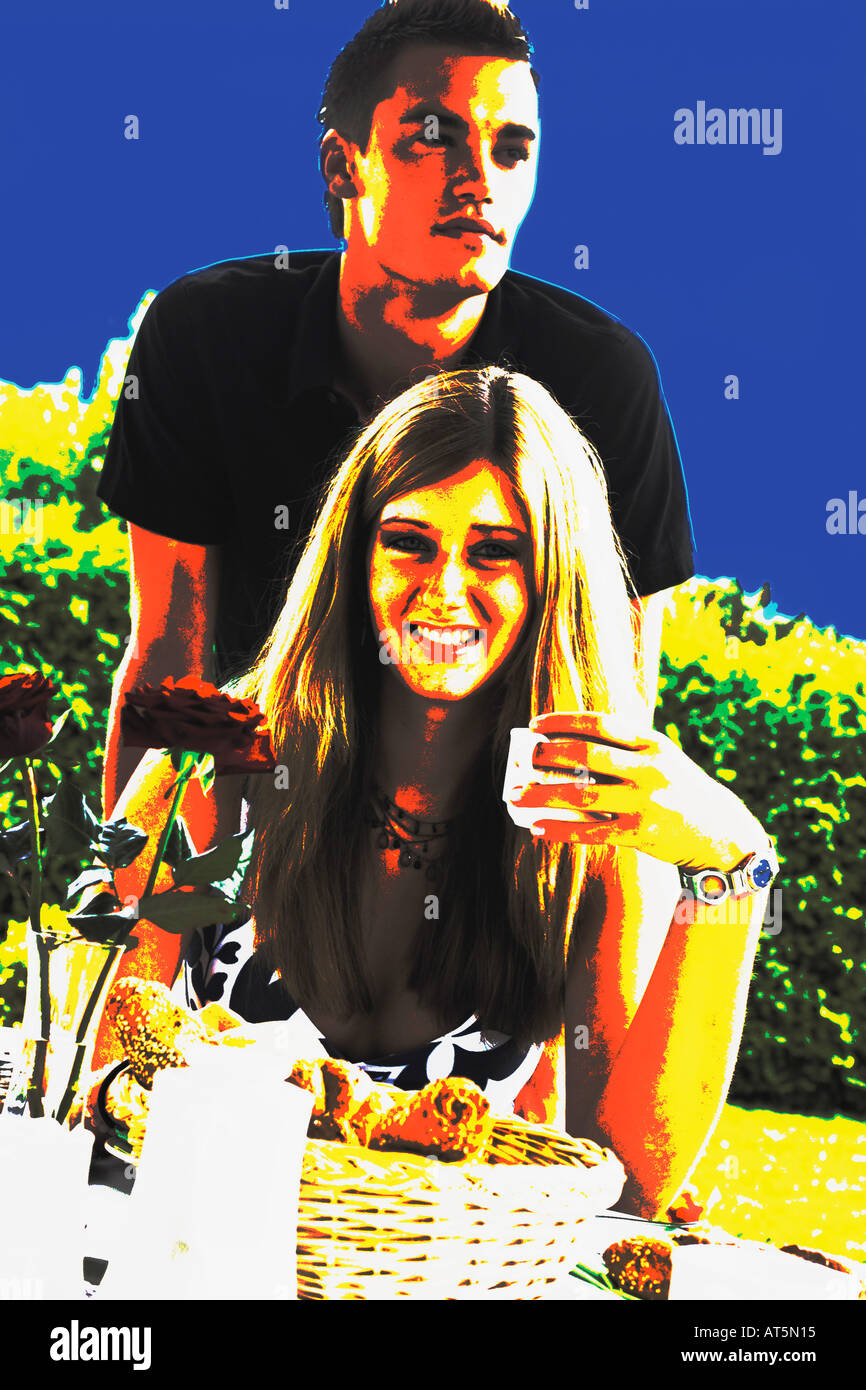 Paar hintereinander bei Frühstück Stock Photo - Alamy