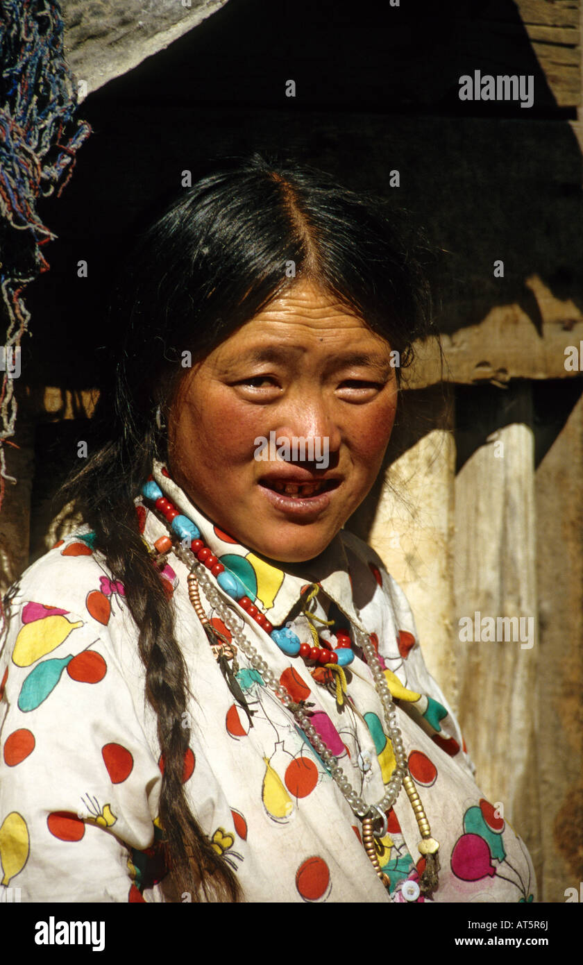 Lhasa tibet girl hi-res stock photography and images - Alamy