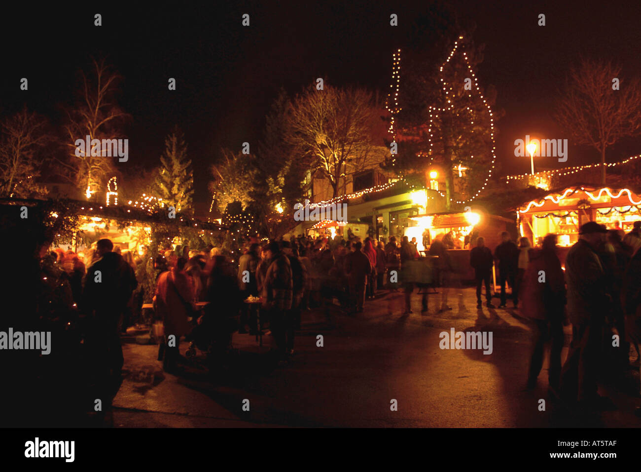 Heiligabend einkaufen hi-res stock photography and images - Alamy