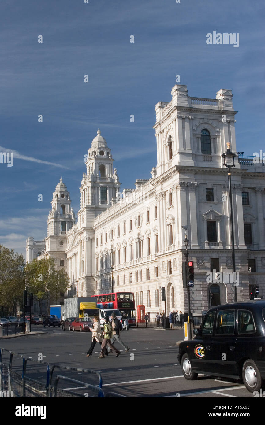 Government buildings in parliament square near whitehall hi-res stock ...
