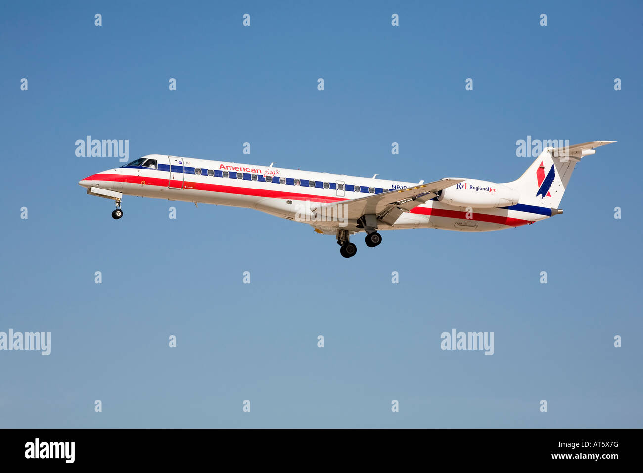 American airlines regional terminal hi-res stock photography and images ...