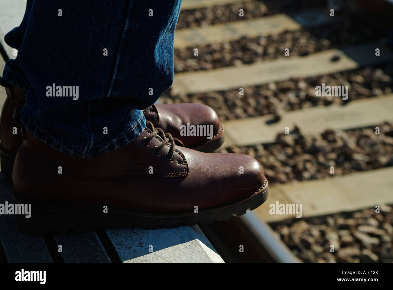 Feet train platform uk hi-res stock photography and images - Alamy